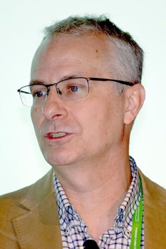 Nutrients in the tumor microenvironment influence metabolic pathways in ...